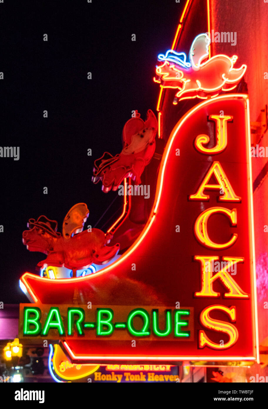 Bbq Restaurant Neon Sign High Resolution Stock Photography and Images ...