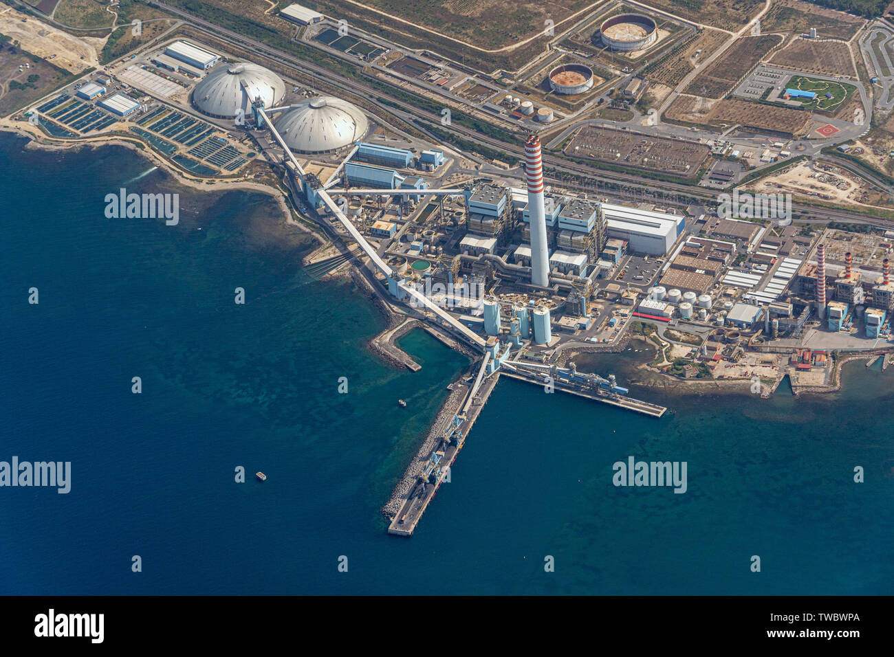 Thermoelectric power plant hi-res stock photography and images - Alamy