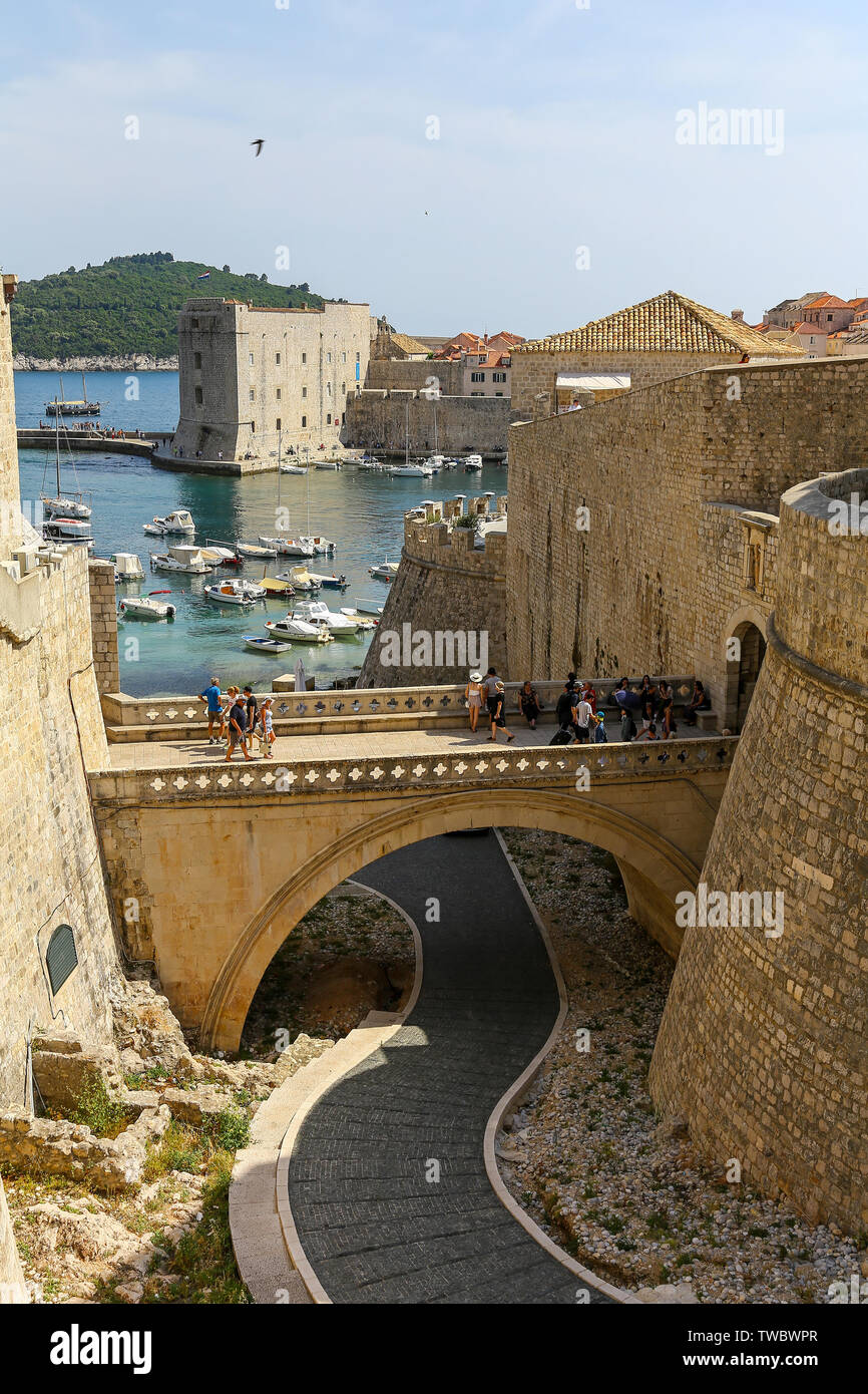 The bridge to the Ploce gate and Revelin Fortress on the old city walls ...