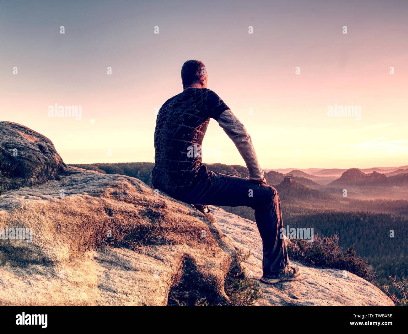 Tall guy short girl hi-res stock photography and images - Alamy