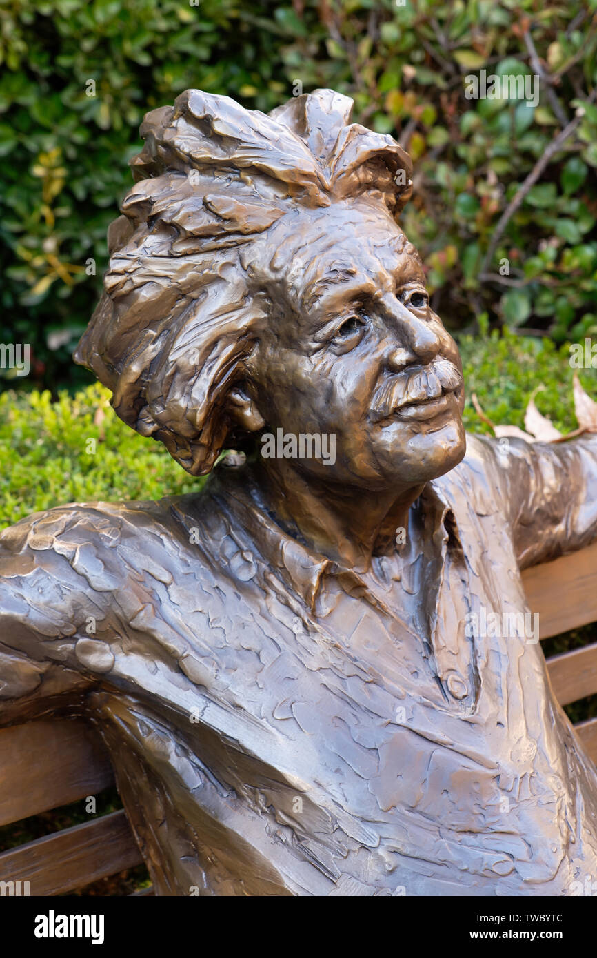 Einstein Statue Stock Photos & Einstein Statue Stock Images - Alamy