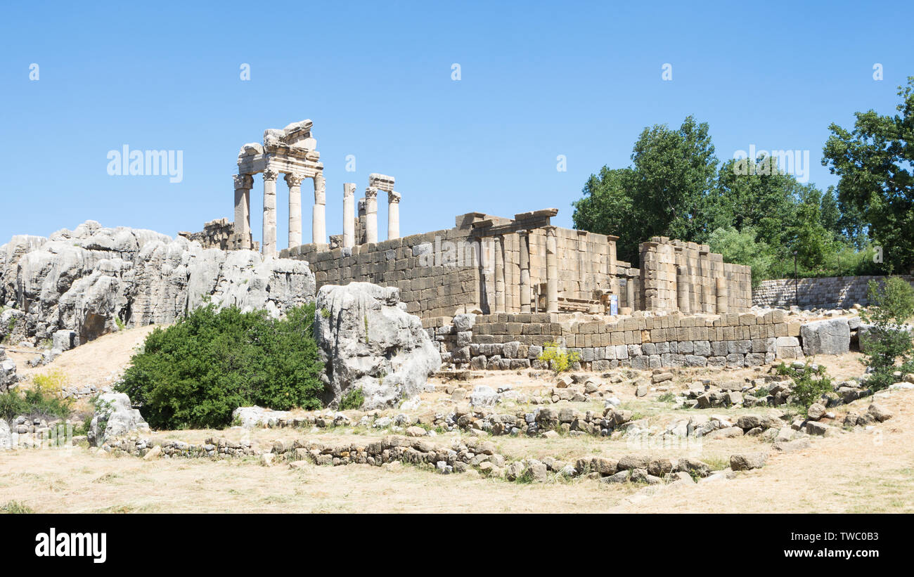 Temple of Adonis, Roman ruins, Faqra, Lebanon Stock Photo - Alamy
