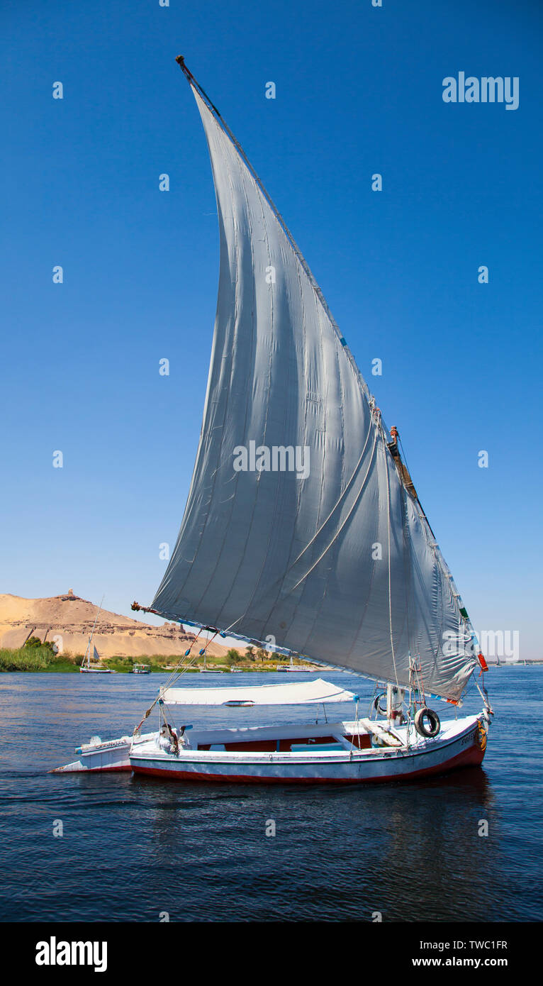 Faluca, Assuan, Valle del Nilo, Egipto Stock Photo - Alamy