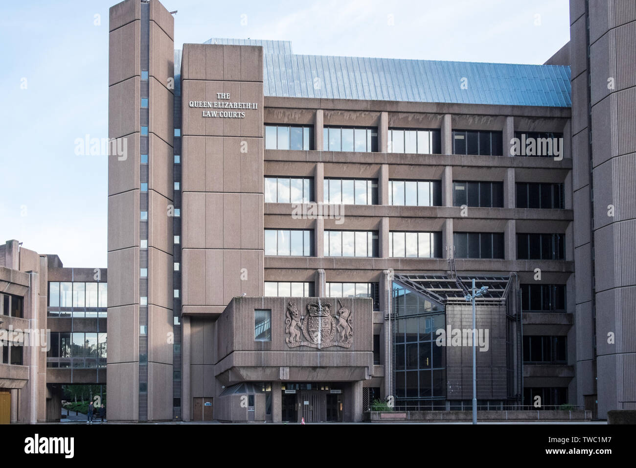 Queen elizabeth law court liverpool hi-res stock photography and images ...