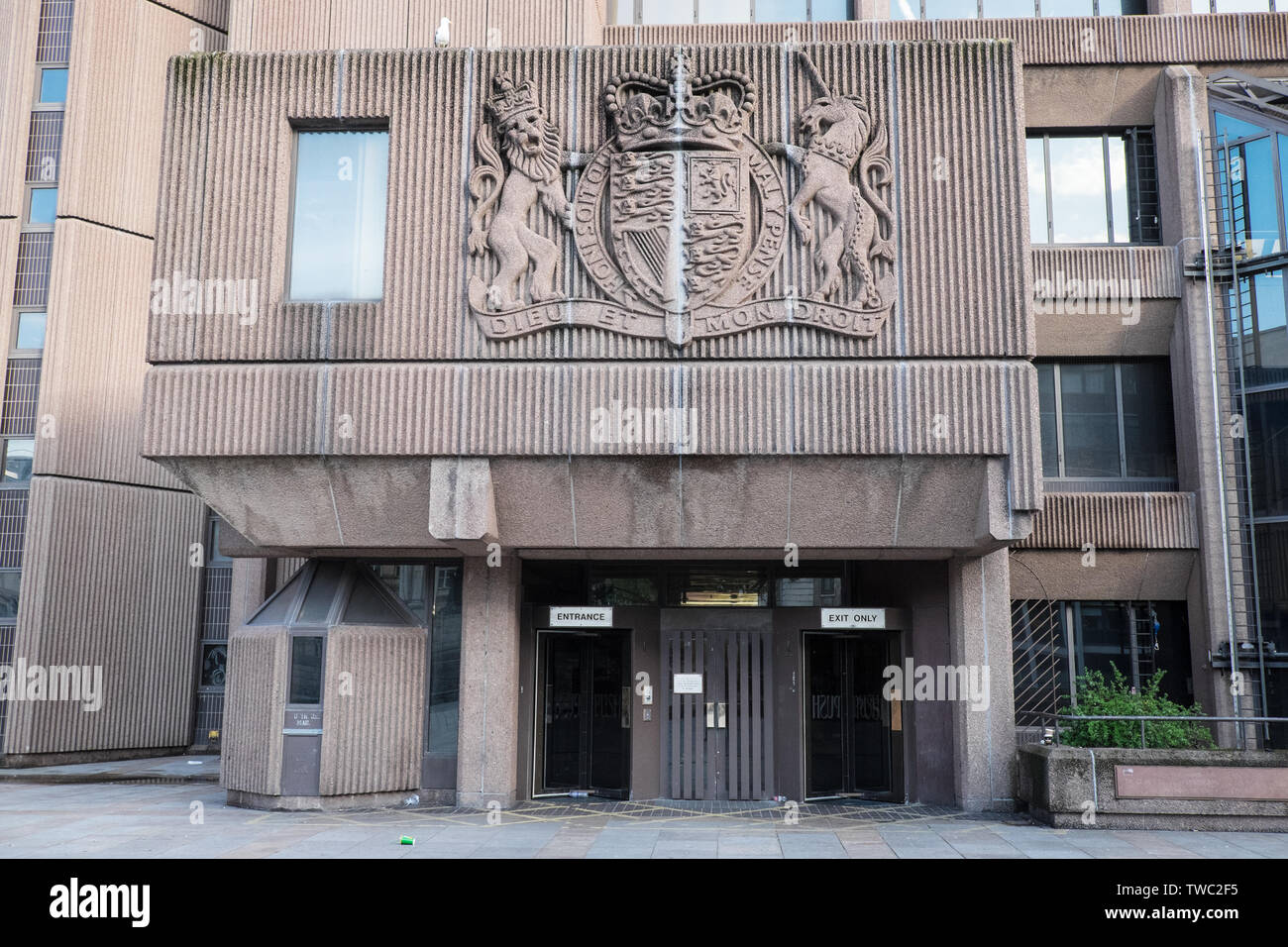 Queen elizabeth law court liverpool hi-res stock photography and images - Alamy