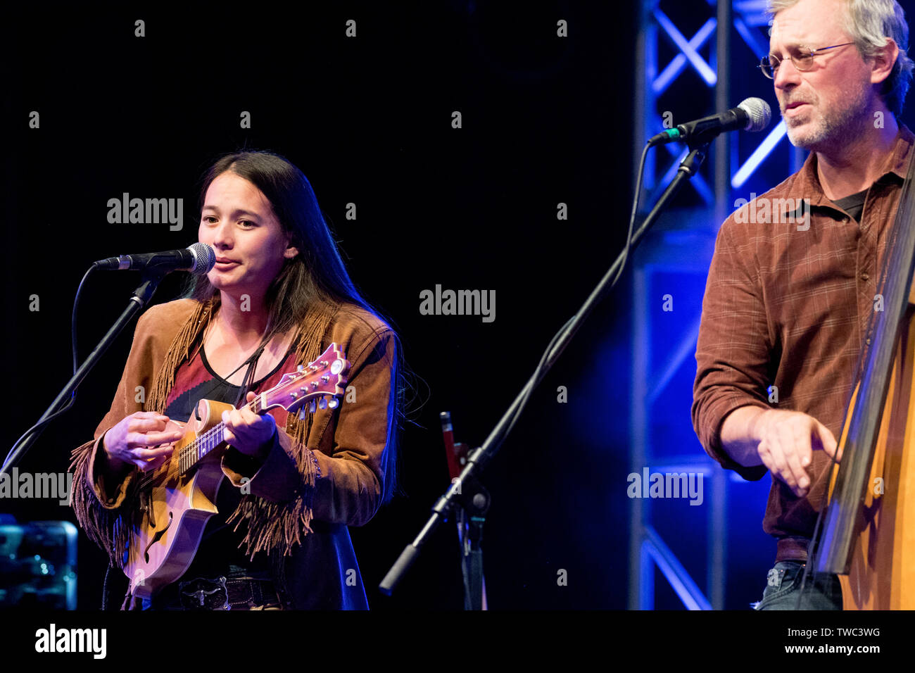 Stage gate hi-res stock photography and images - Alamy