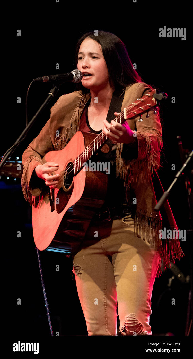 Stage gate hi-res stock photography and images - Alamy