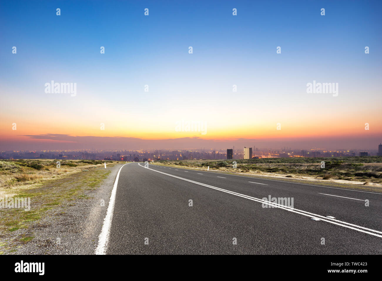 Empty floor front cityscape hi-res stock photography and images - Alamy