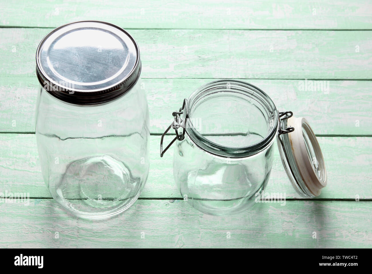 Empty jars hi-res stock photography and images - Alamy
