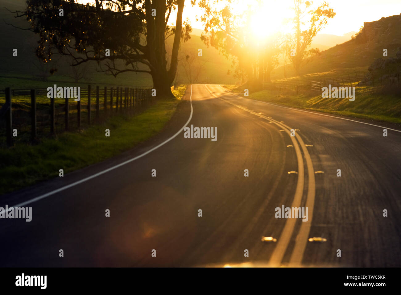 Back roads curve hi-res stock photography and images - Alamy