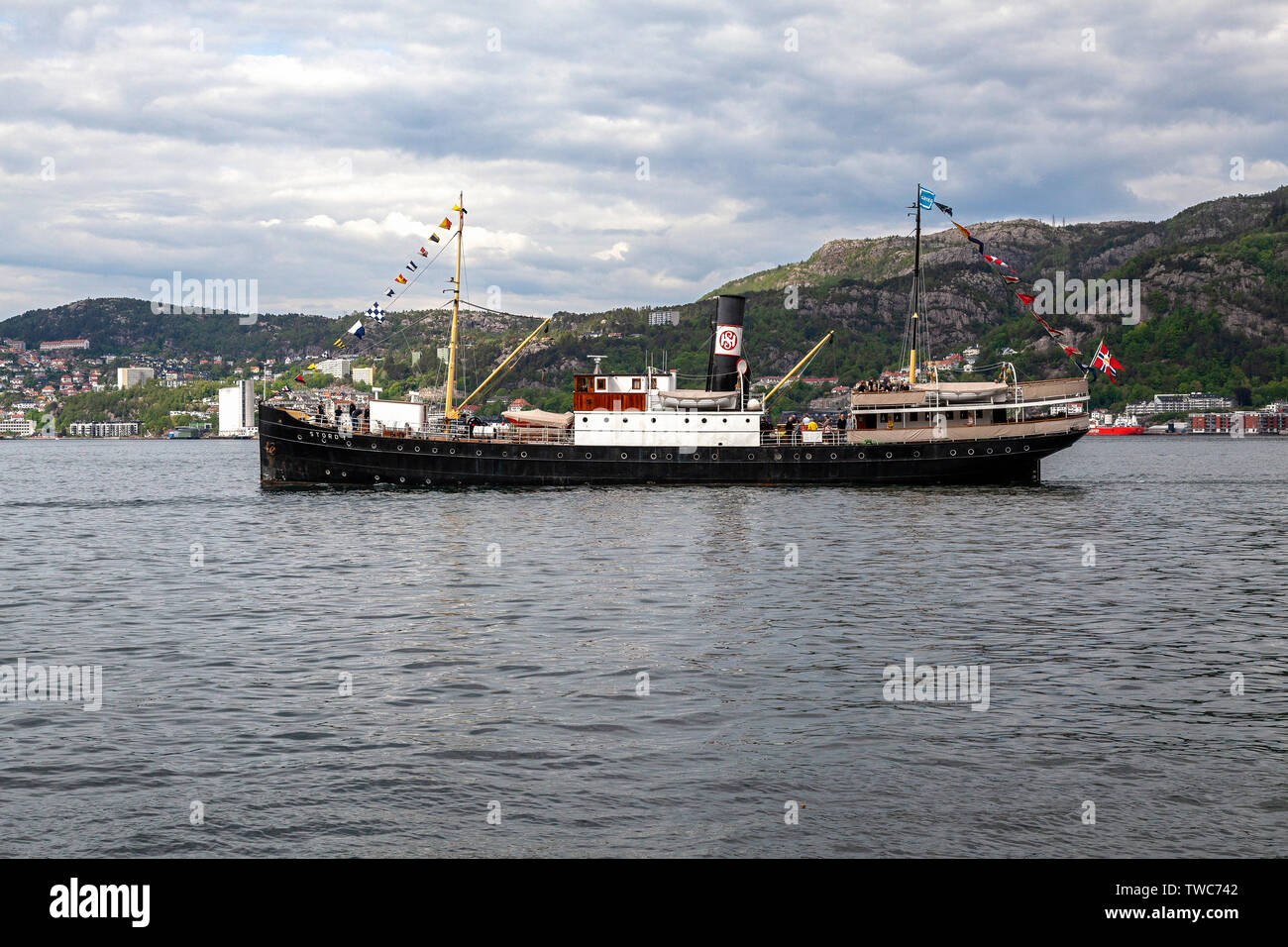 Classic old steamship hi-res stock photography and images - Alamy