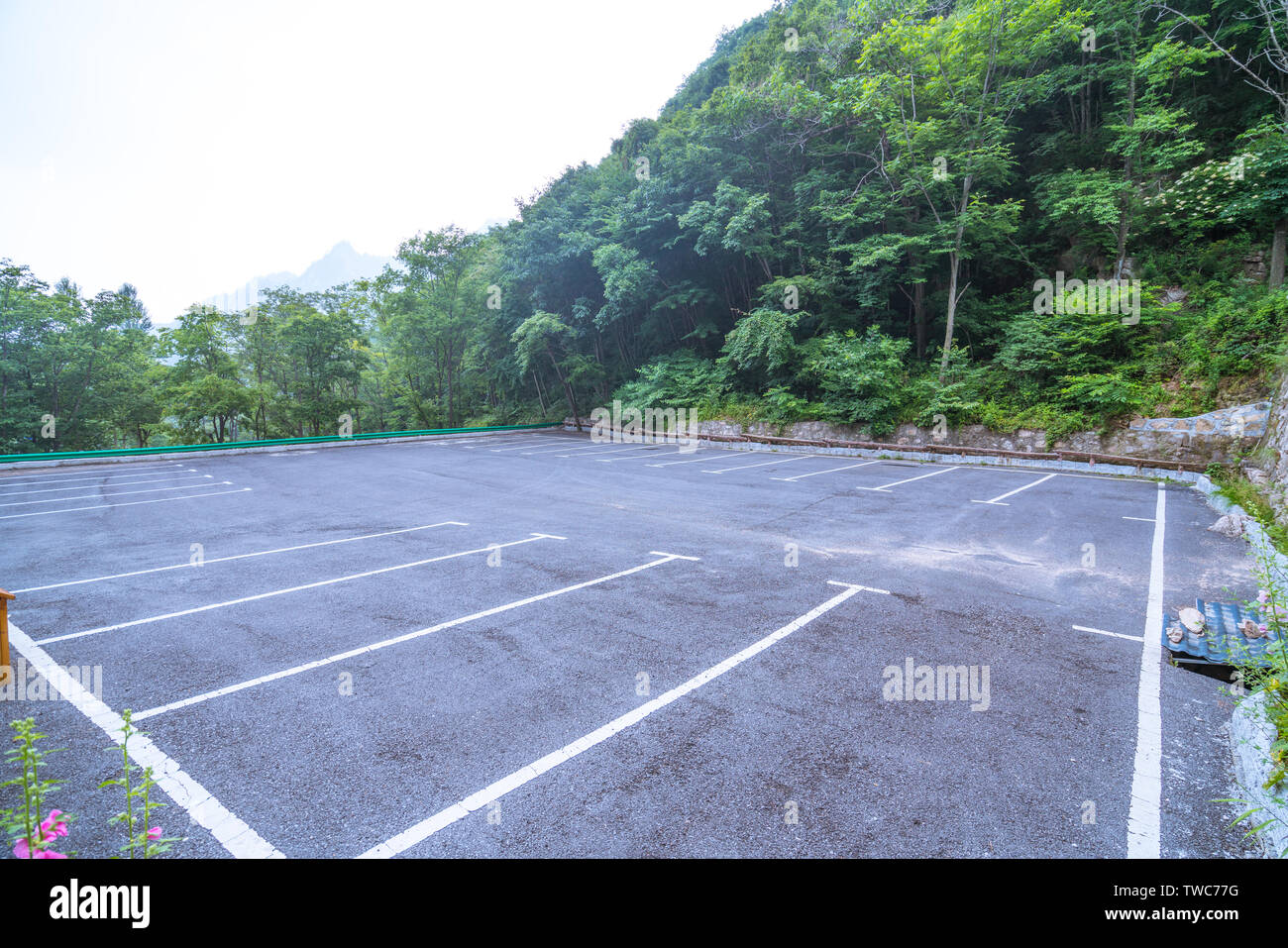 The empty parking lot in the mountains Stock Photo - Alamy