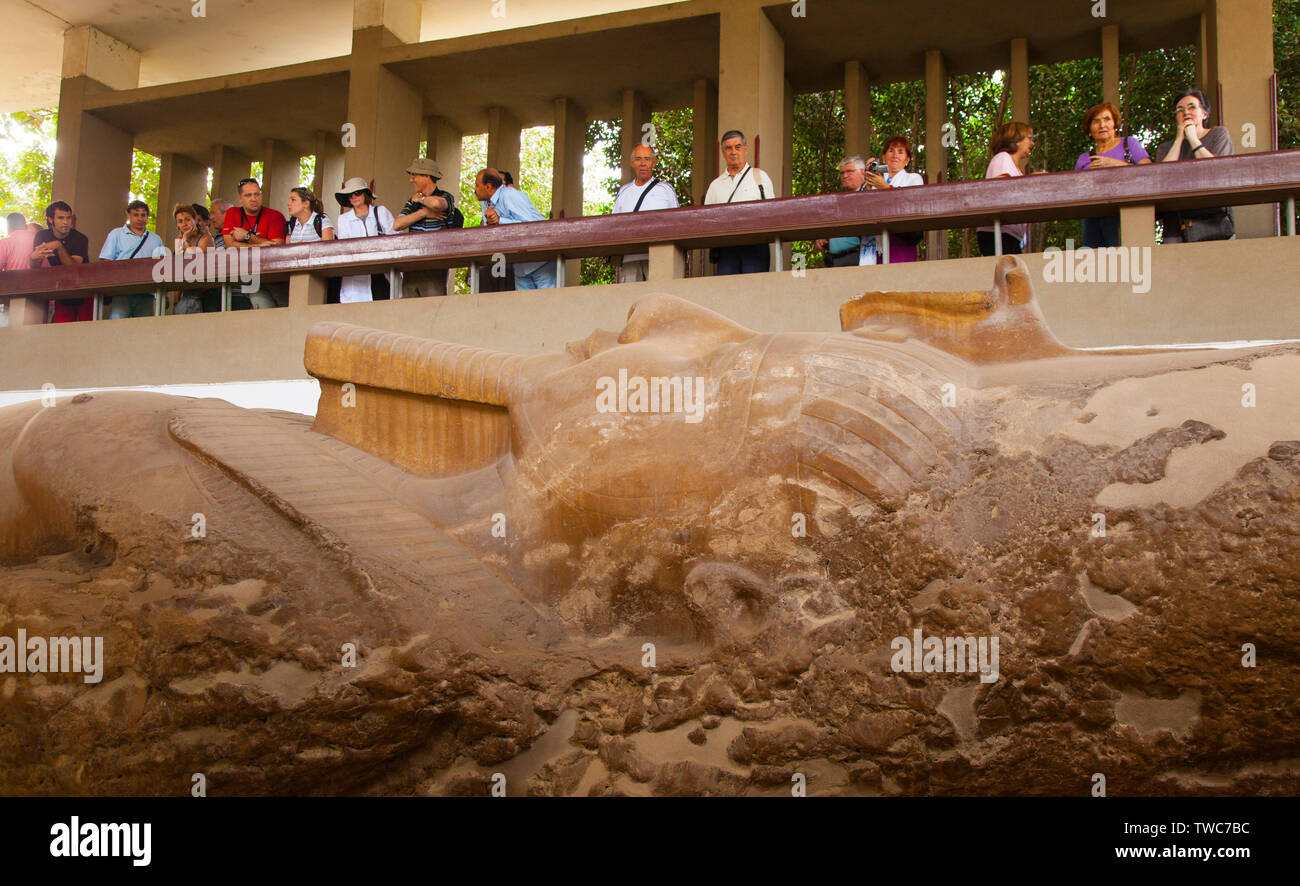 Ramses II,Menfis, El Cairo, Valle del Nilo, Egipto Stock Photo - Alamy