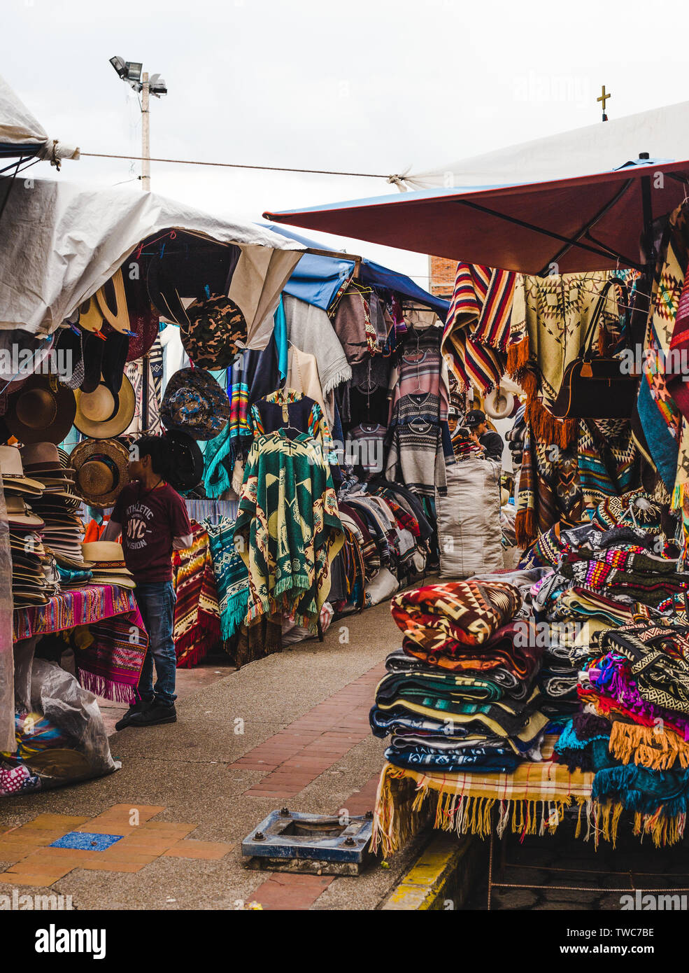 Craft market otavalo ecuador hi-res stock photography and images - Alamy