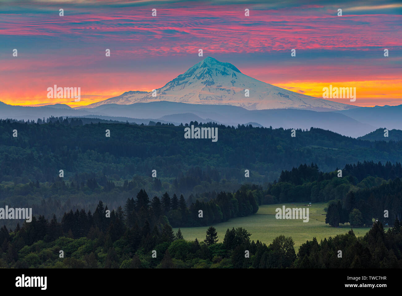 Jonsrud Viewpoint is a viewpoint located in the city of Sandy in the U ...