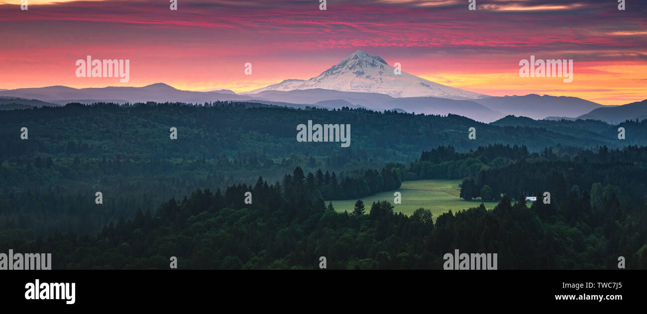 Jonsrud Viewpoint is a viewpoint located in the city of Sandy in the U ...