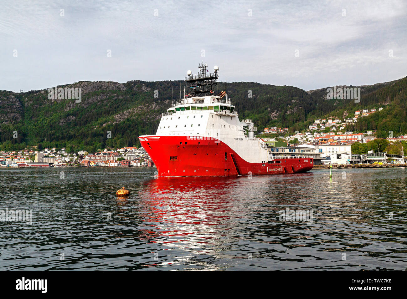 Offshore AHTS anchor handling tug supply vessel Siem Ruby departing ...