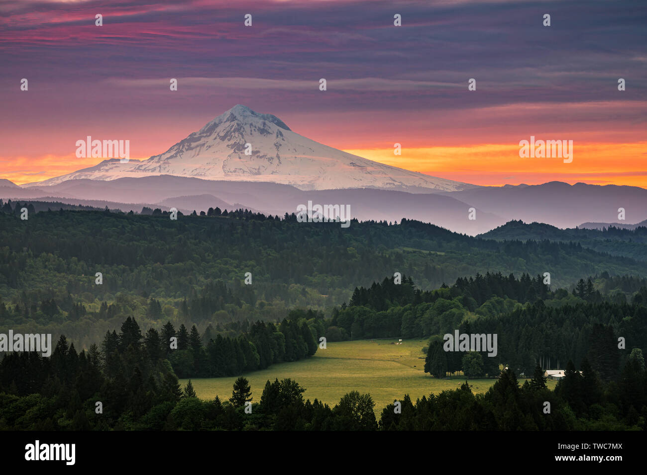 Jonsrud Viewpoint is a viewpoint located in the city of Sandy in the U ...