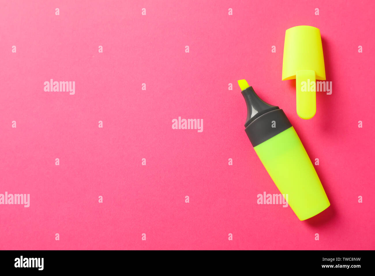 Open highlighter on color background, space for text Stock Photo - Alamy