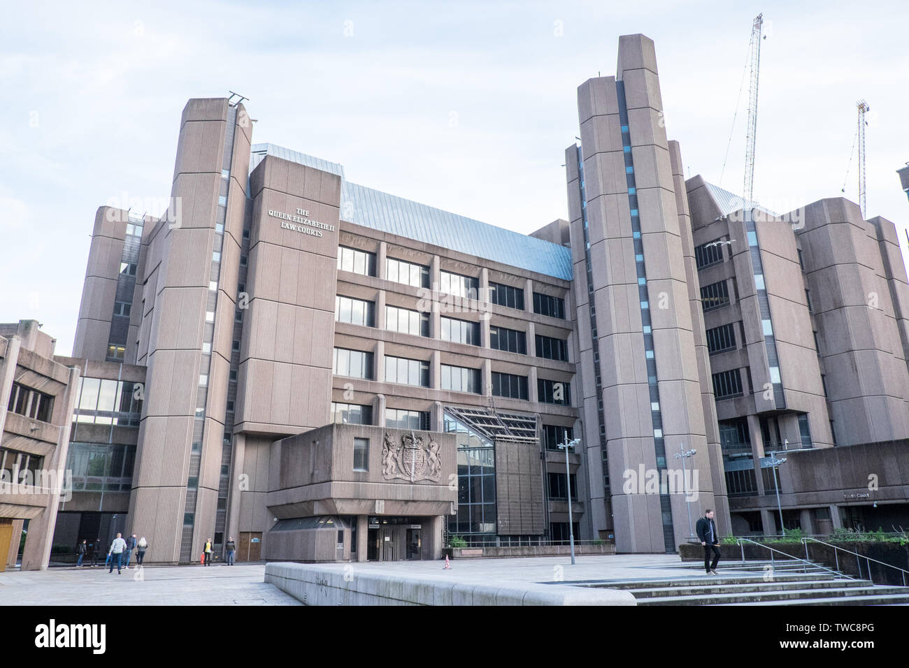 Queen elizabeth law court liverpool hi-res stock photography and images ...