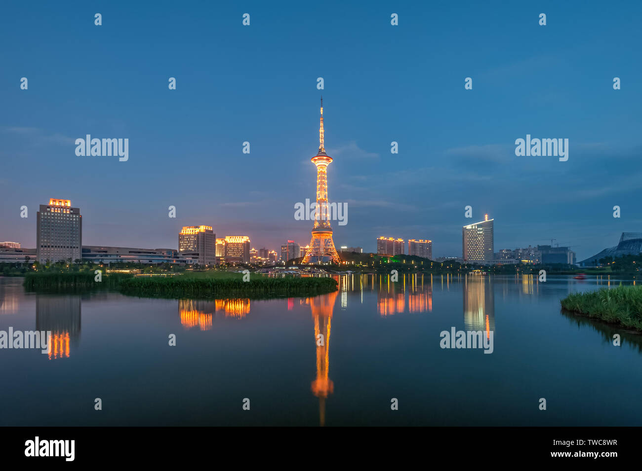 High-definition picture of the night view of Shennong City, Zhuzhou ...