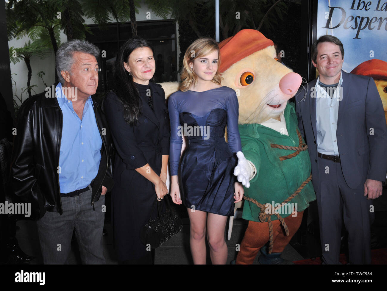 LOS ANGELES, CA. December 07, 2008: LtoR: Dustin Hoffman, Tracey Ullman ...