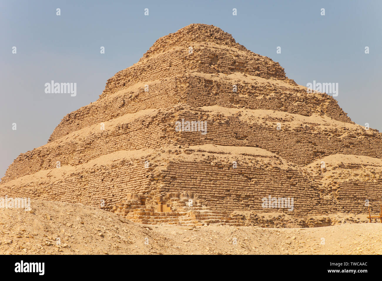 Pirámide escalonada de zoser hi-res stock photography and images - Alamy
