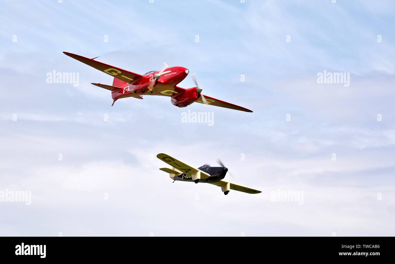 DH88 Comet (G-ACSS) flying in formation with the sole surviving Hawk ...