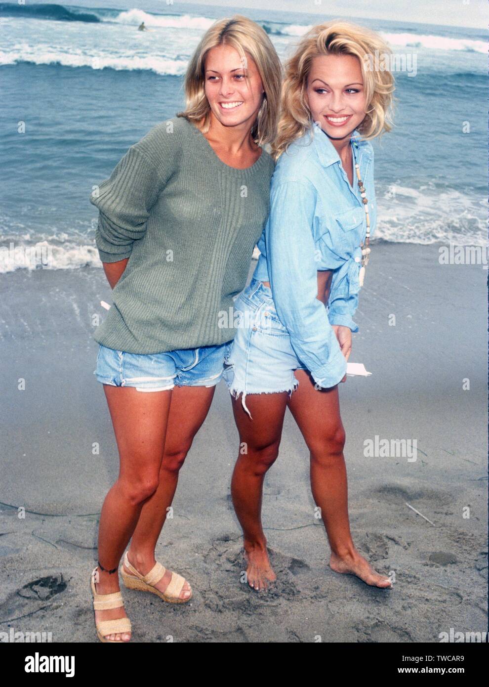 Nicole Eggert Pam Anderson 1993photo By Michael Fergusonphotolink 4347
