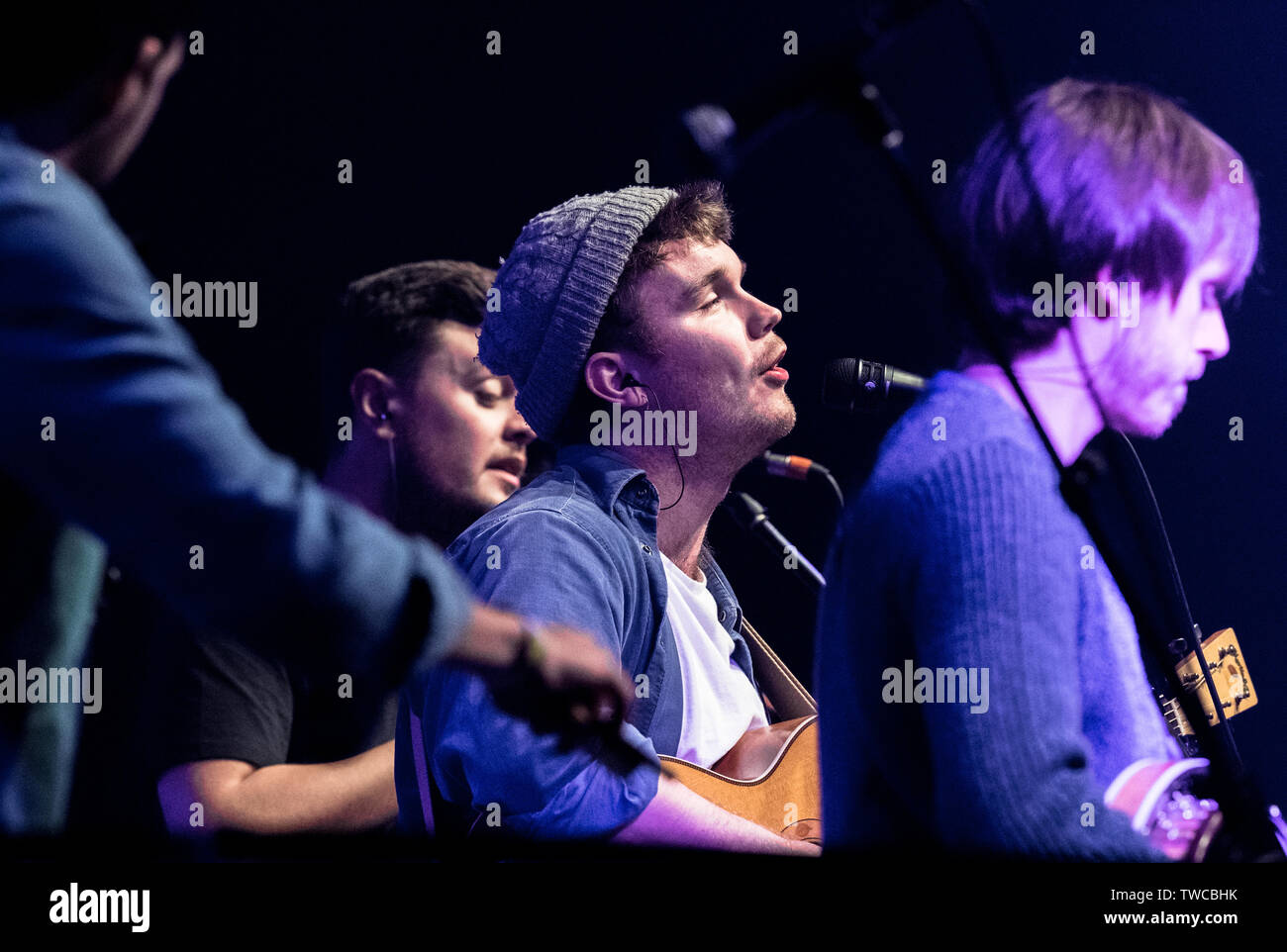 Sam Kelly and the Lost Boys, playing live on stage at the Gate to ...