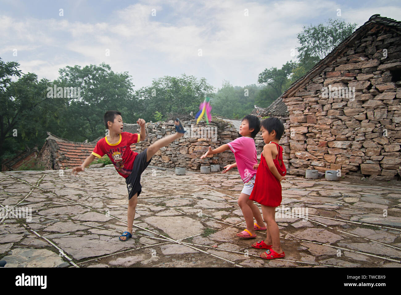 Children in Wuya Village, Neixiang County, Nanyang Stock Photo - Alamy