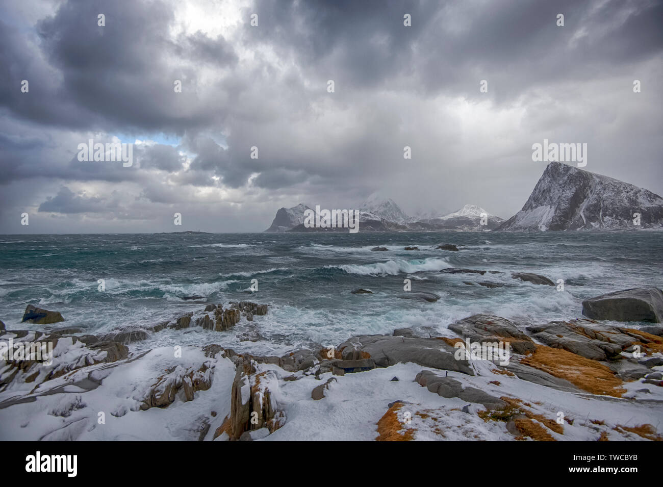 Lofoten islands flakstad mountain hi-res stock photography and images ...
