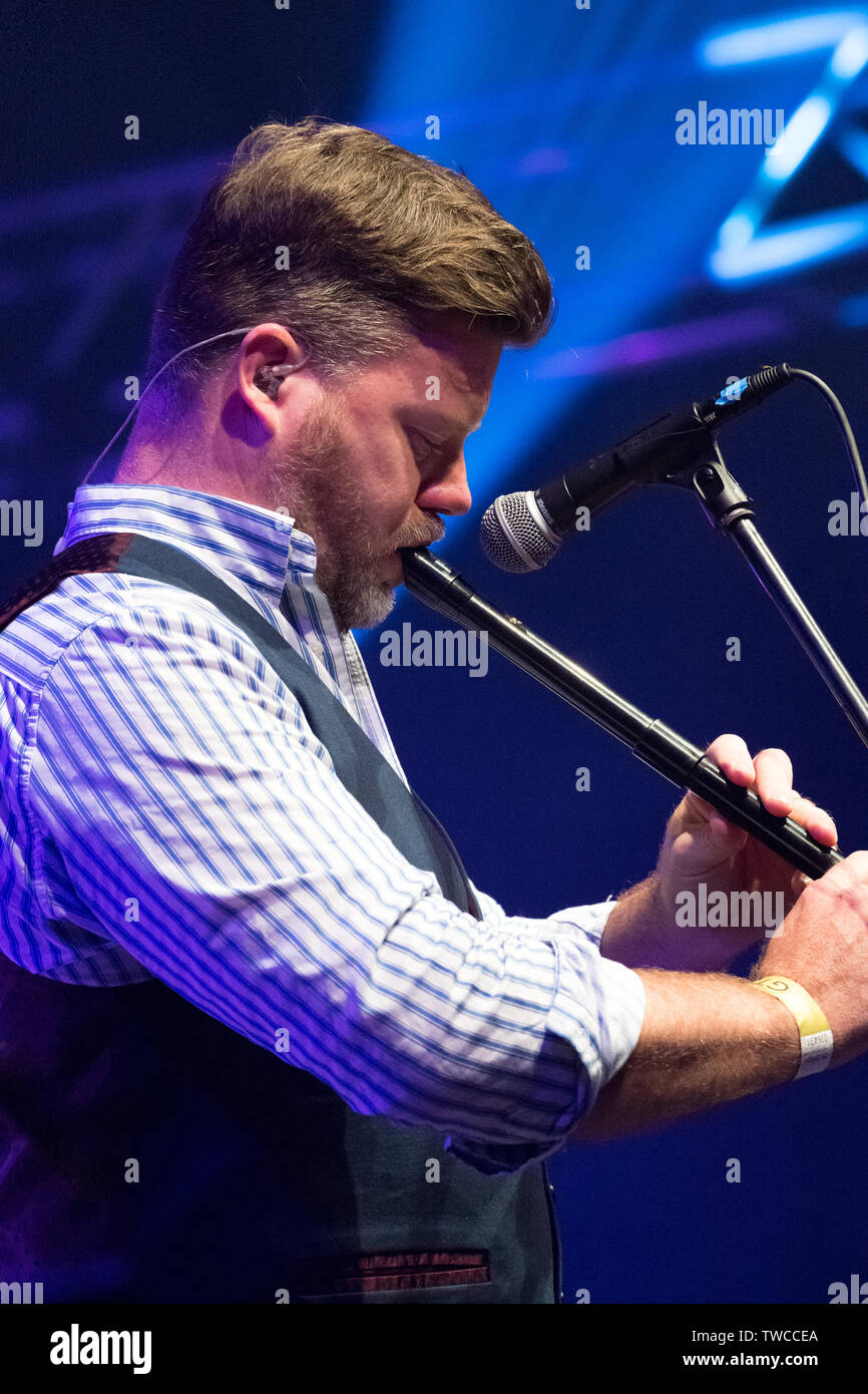 Celtic music band The Skipinnish live on stage at the Gate to Southwell ...
