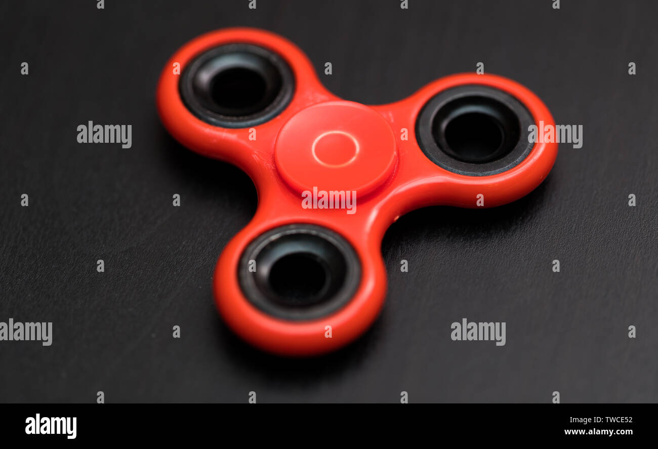 Red spinner hi-res stock photography and images - Alamy