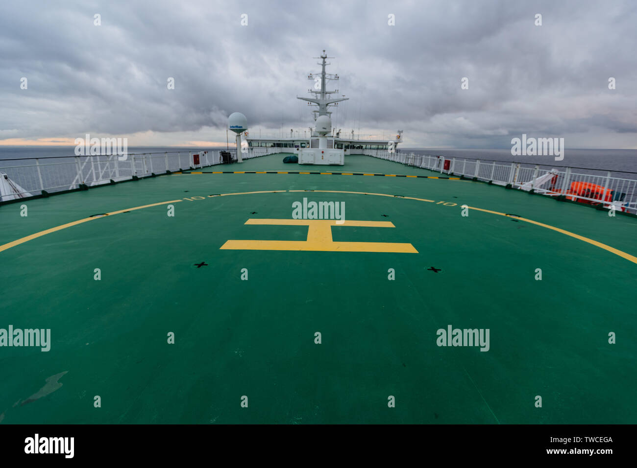 helipad on a ship Stock Photo - Alamy