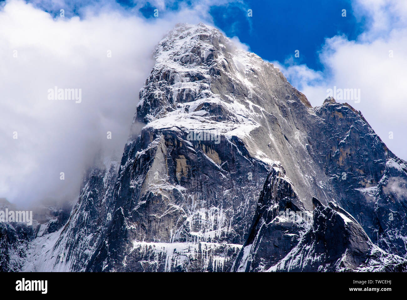 Valleys and rocks in sichuan hi-res stock photography and images - Alamy