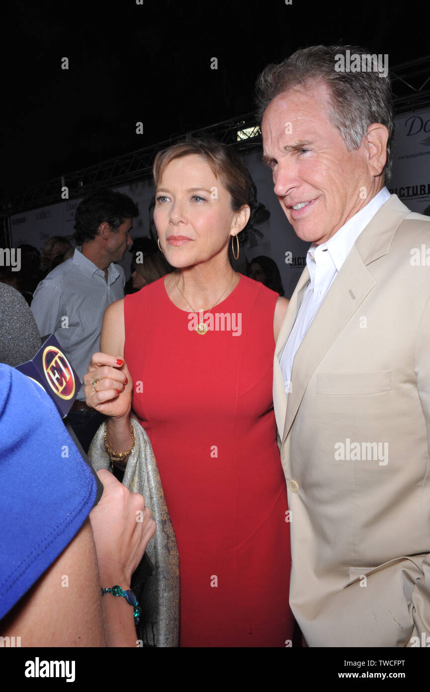 LOS ANGELES, CA. September 04, 2008: Annette Bening & husband Warren ...