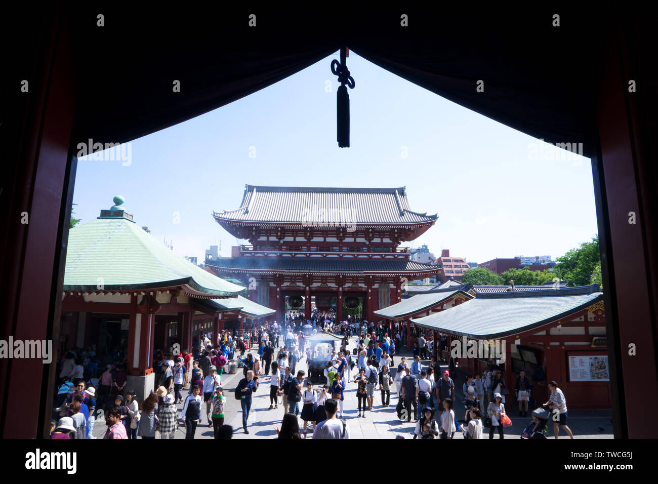 Crowds landscape design buildings hi-res stock photography and images ...