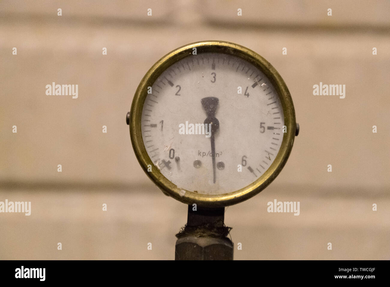 old analogue pressure sensor close-up Stock Photo - Alamy