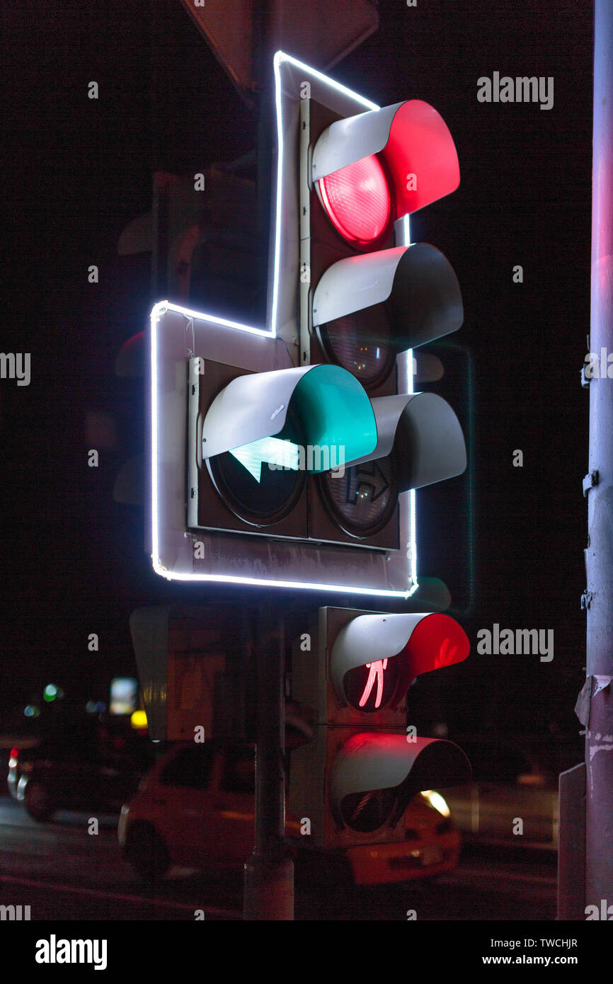 traffic light at night on the background of cars Stock Photo - Alamy