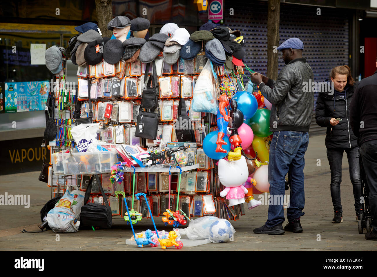Street market stall uk bags hi-res stock photography and images - Alamy