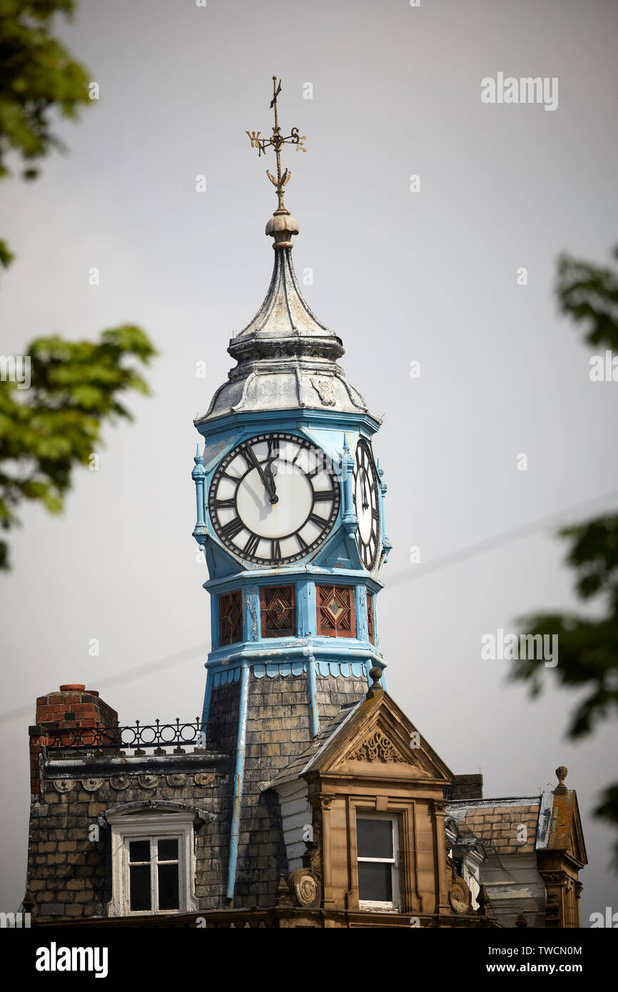 Doncaster clock corner hi-res stock photography and images - Alamy