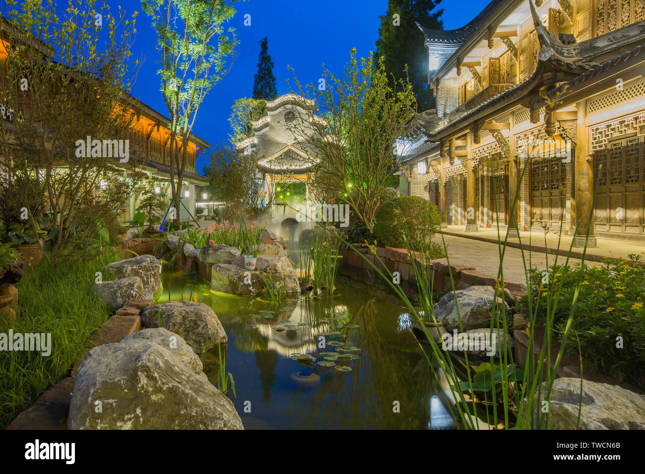 Sichuan chengdu shuangliu night scenic scenic attractions huanglongxi ...