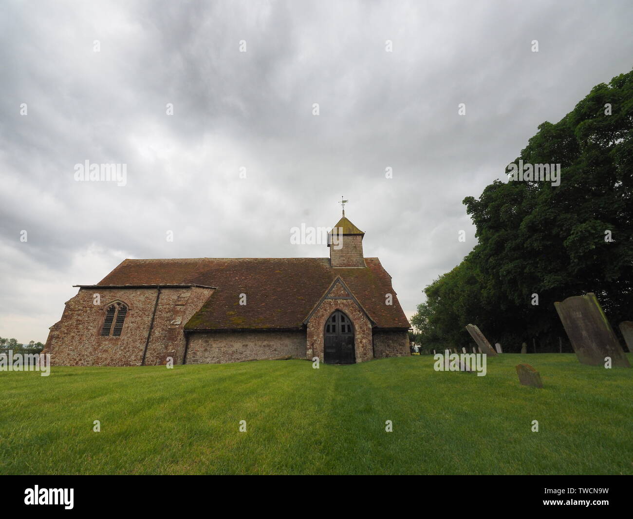 Harty, Kent, UK. 19th June, 2019. UK Weather: storm clouds pass over ...