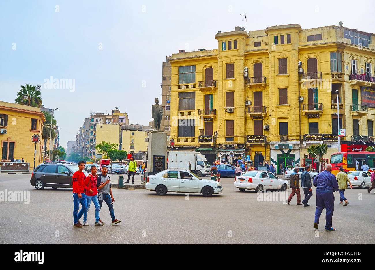 CAIRO, EGYPT - DECEMBER 22, 2017: Chaotic pedestrian movement along the ...