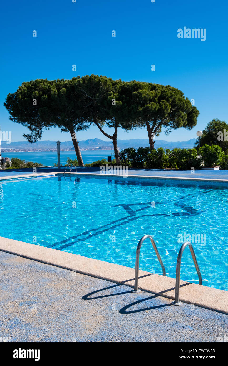 Scenic ocean view pool on the Mediterranean Stock Photo - Alamy