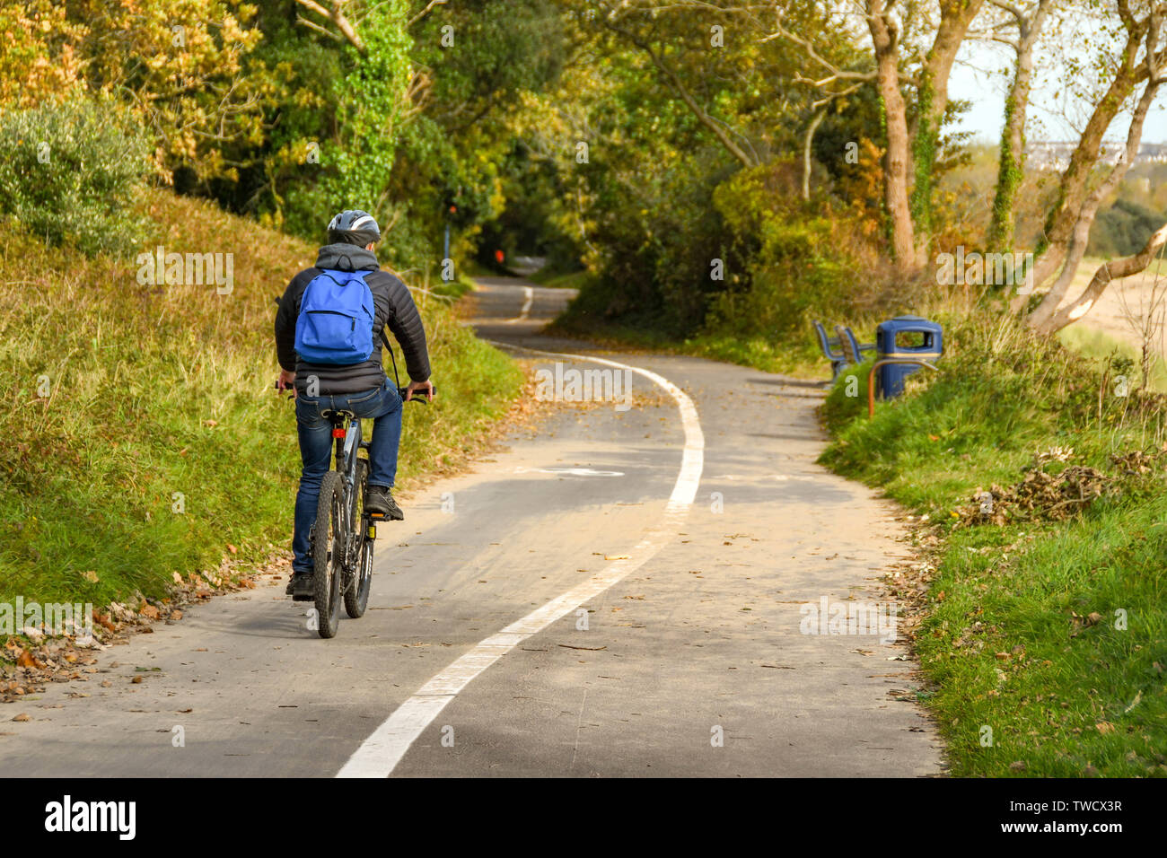 Cycle lane cyclist hi-res stock photography and images - Alamy
