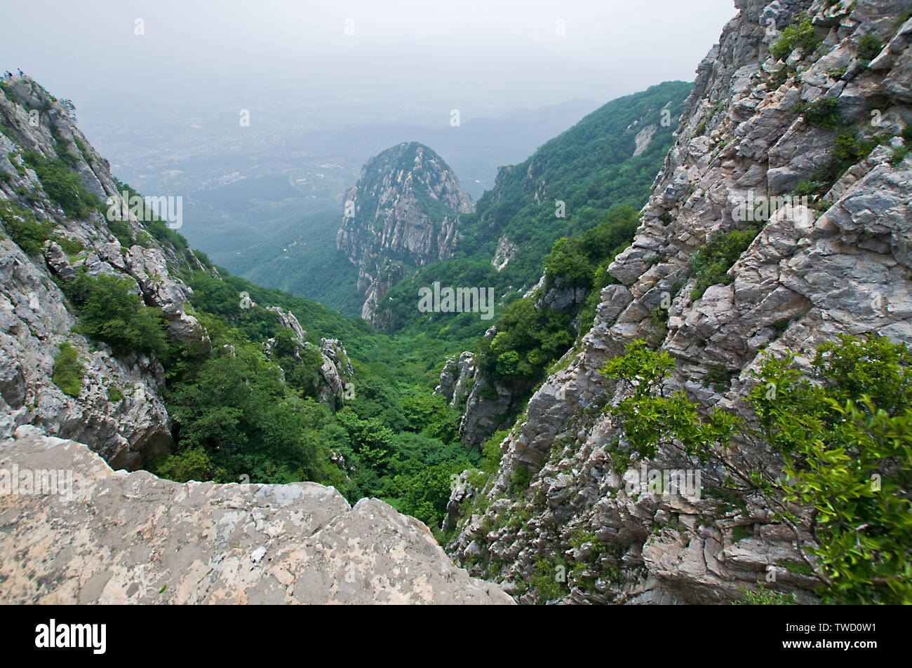 Songshan Mountain High Resolution Stock Photography and Images - Alamy