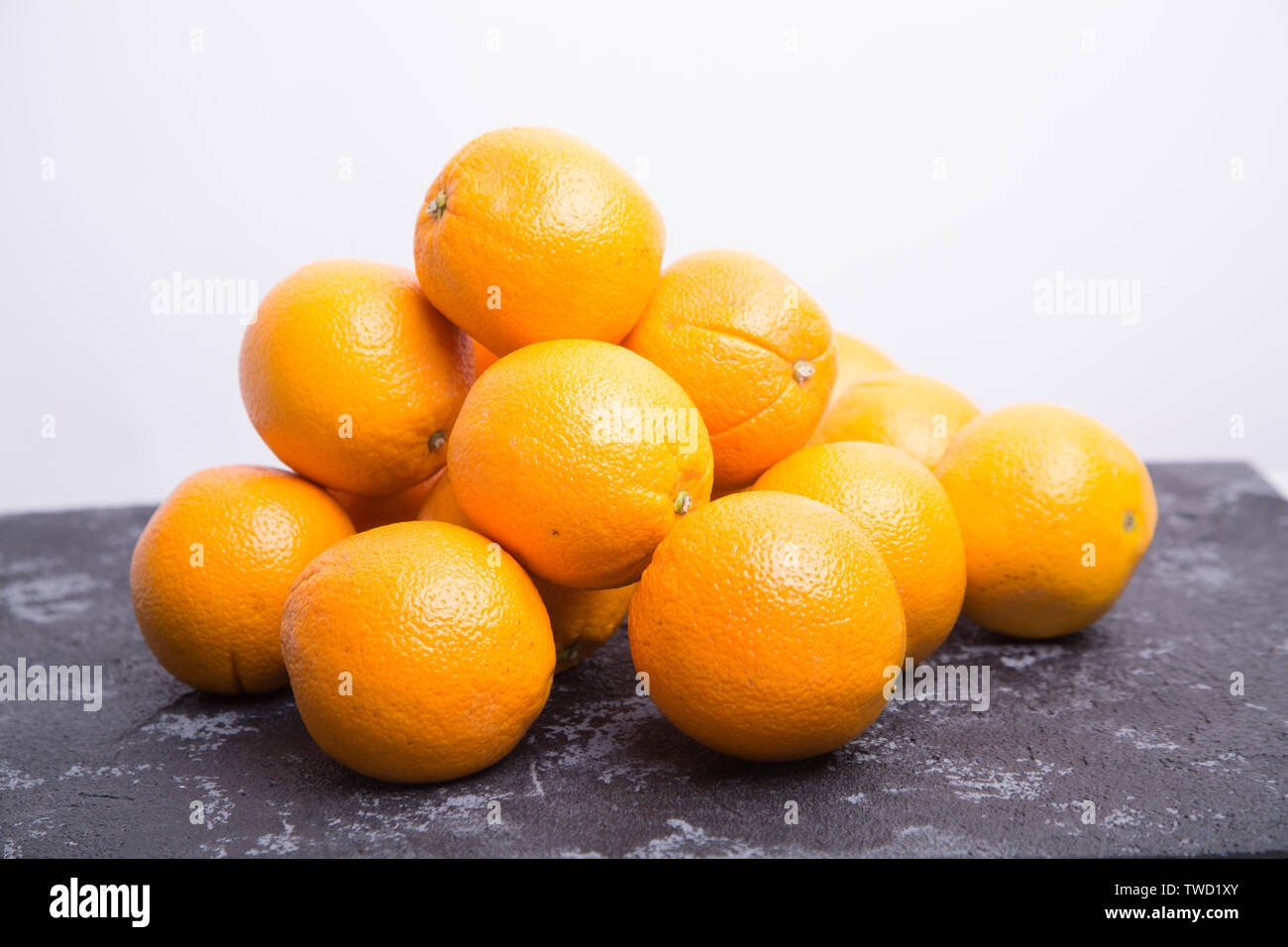 Orange, orange, sliced Stock Photo - Alamy