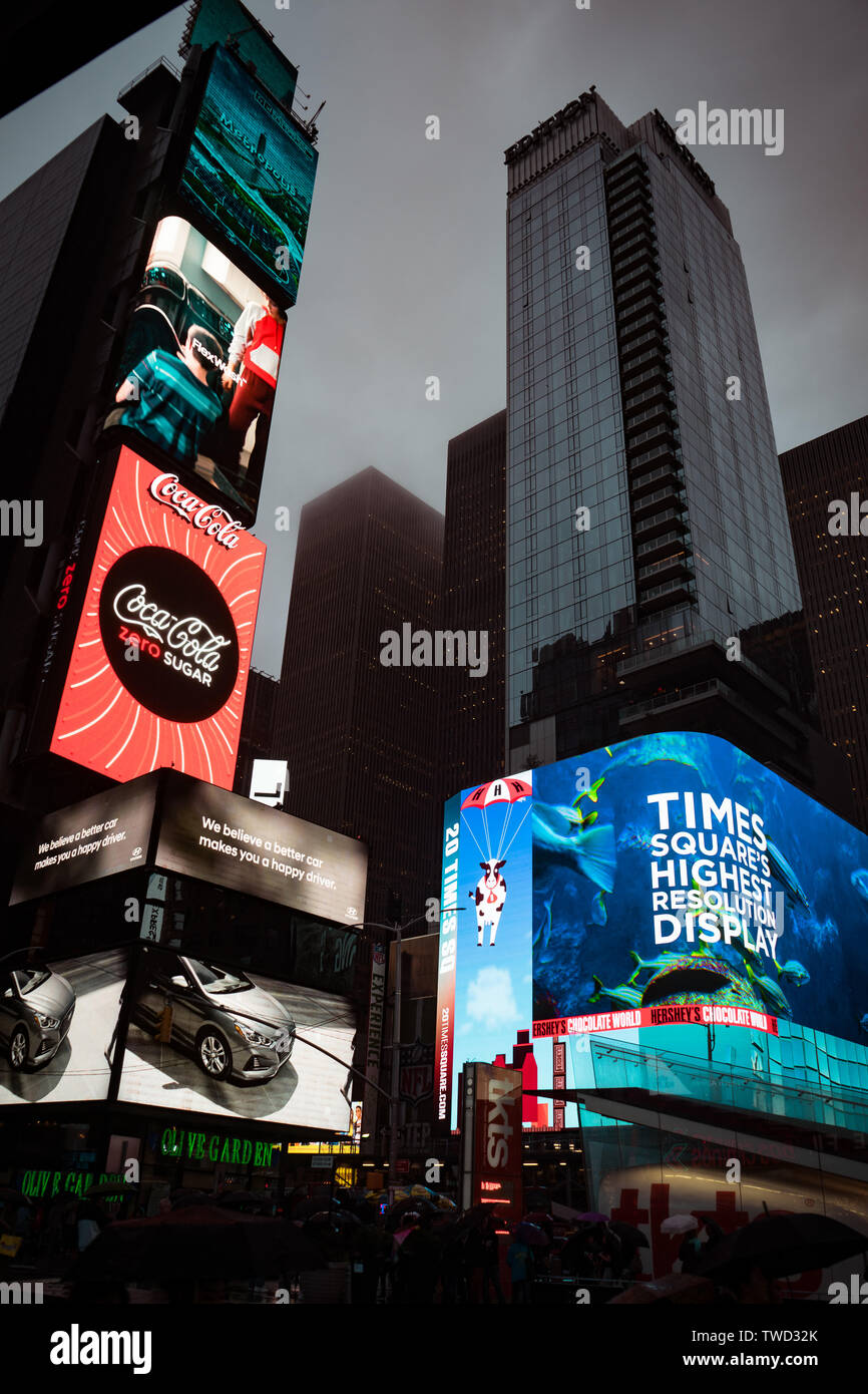 Times Square on rainy day, foggy outside Stock Photo - Alamy